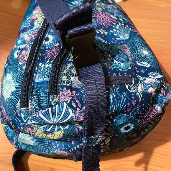 Sakroots | Bags | Sakroots Royal Blue Seascape Sea Turtles On The Go ...